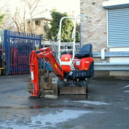 0.8 Tonne Digger | Alliance Tool Hire